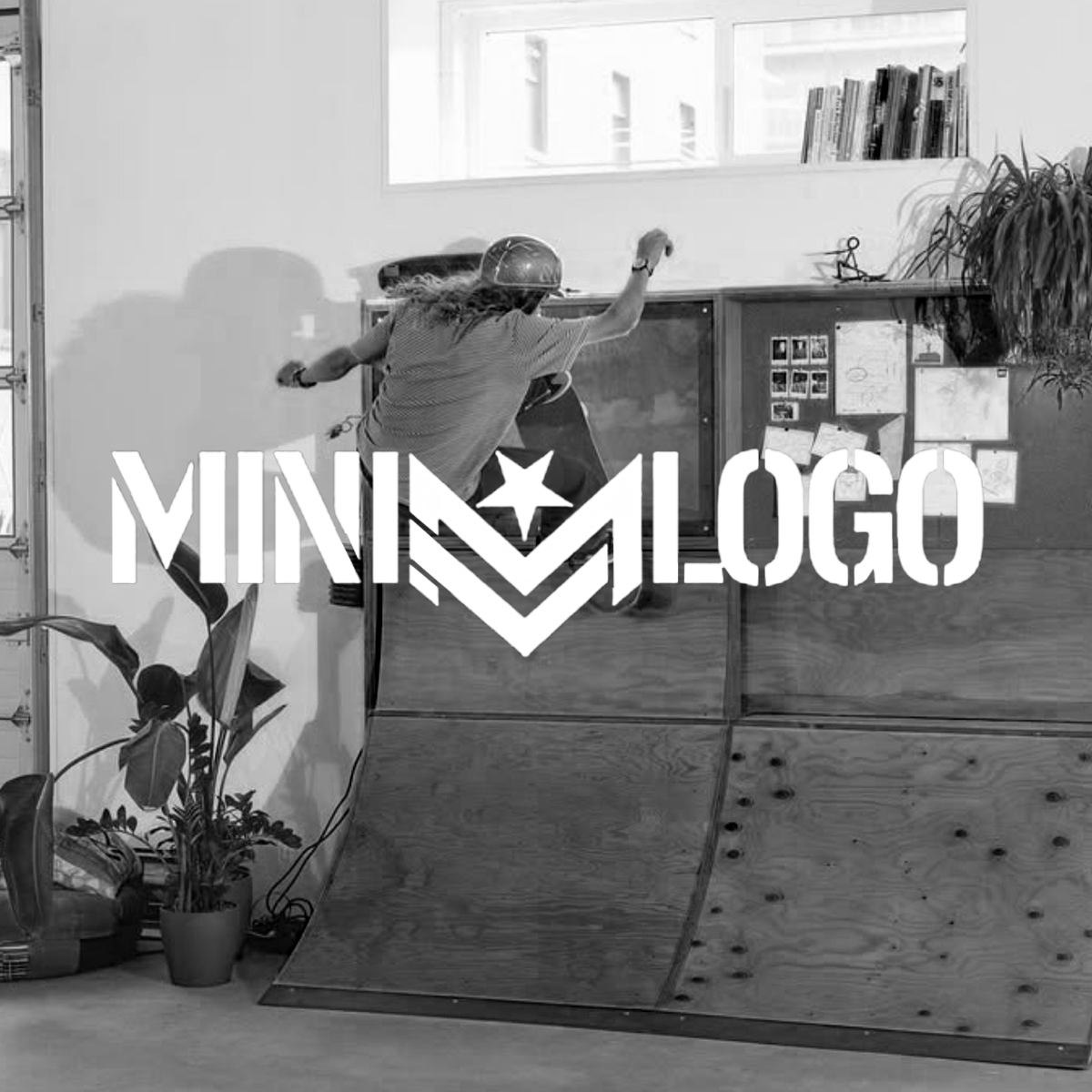 Mini Logo - Directive Boardshop